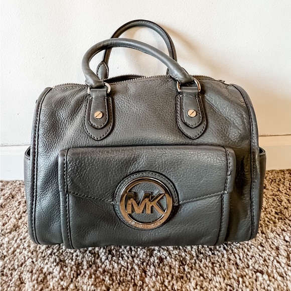 Michael Kors | Bags | Vintage Michael Kors Bucket Bag Genuine Leather ...